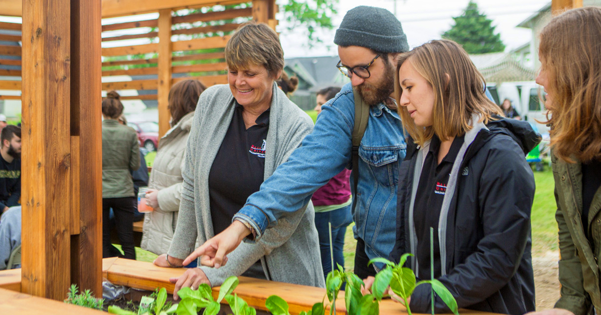 Architecture students help design, dig in to enhance community garden