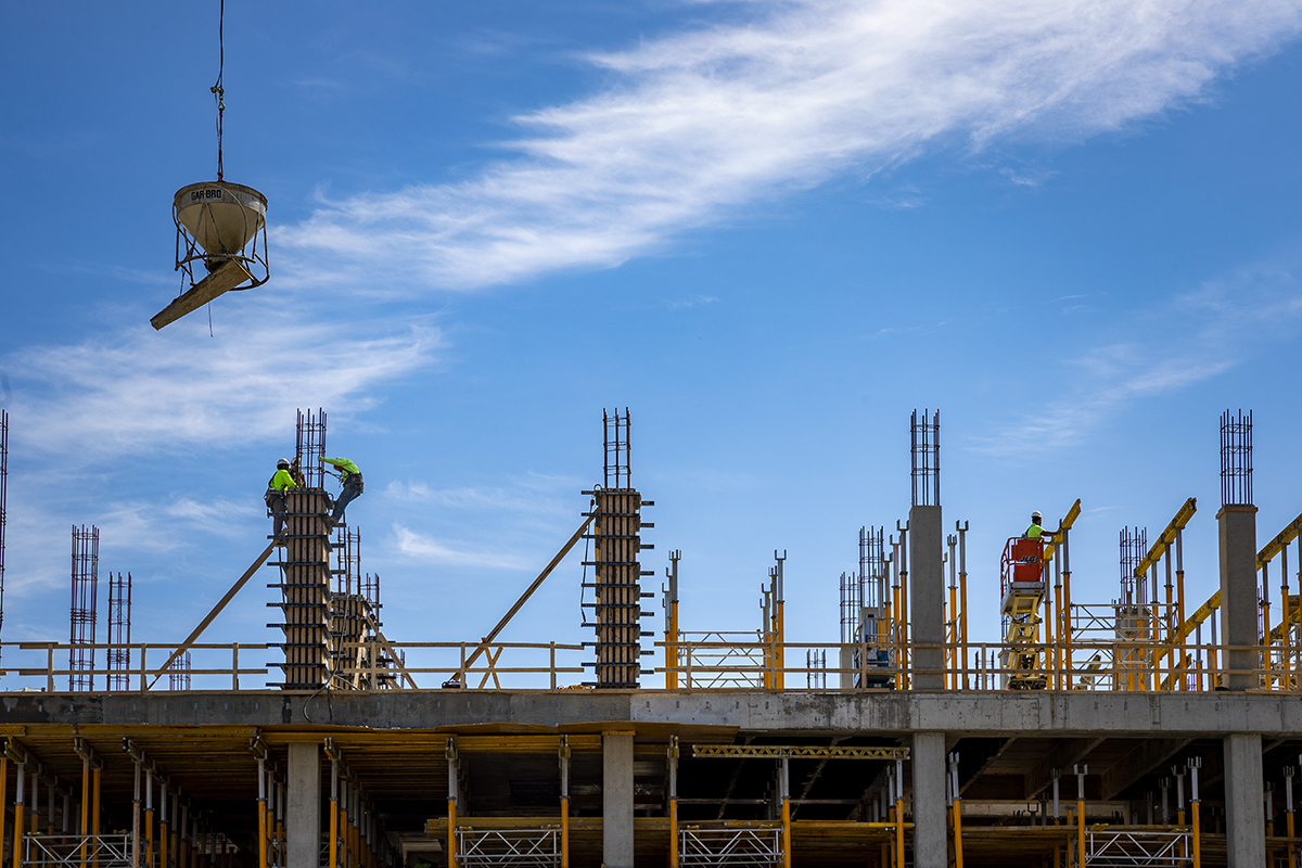 14 Photos of a Campus in Bloom - Ball State Magazine