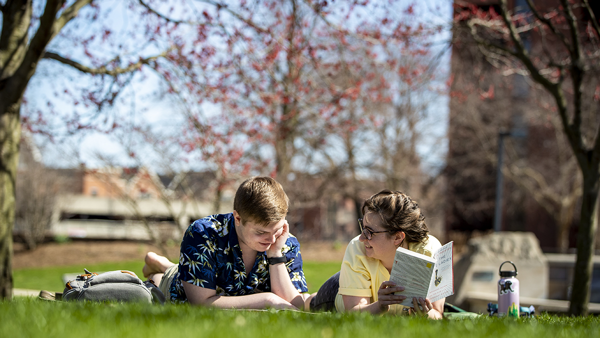 14 Photos of a Campus in Bloom - Ball State Magazine